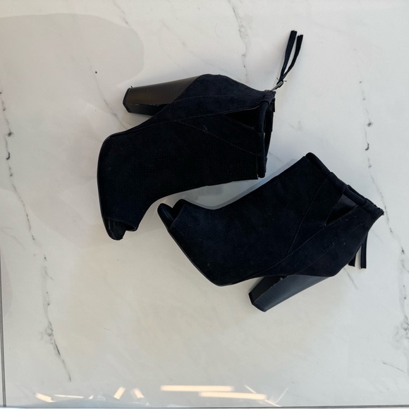 Qupid | Shoes | Qupid Block Heel Peeptoe Booties Sz 8 | Poshmark
